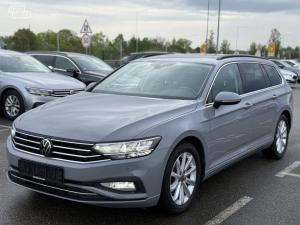 Pelēks Volkswagen Passat 2023 Viļņa, ar dzinēja tilpumu 2.00 L un nobraukumu 176 tūkst. km par 14999 €, foto  vietnē AUTOMOTO.COM.LV
