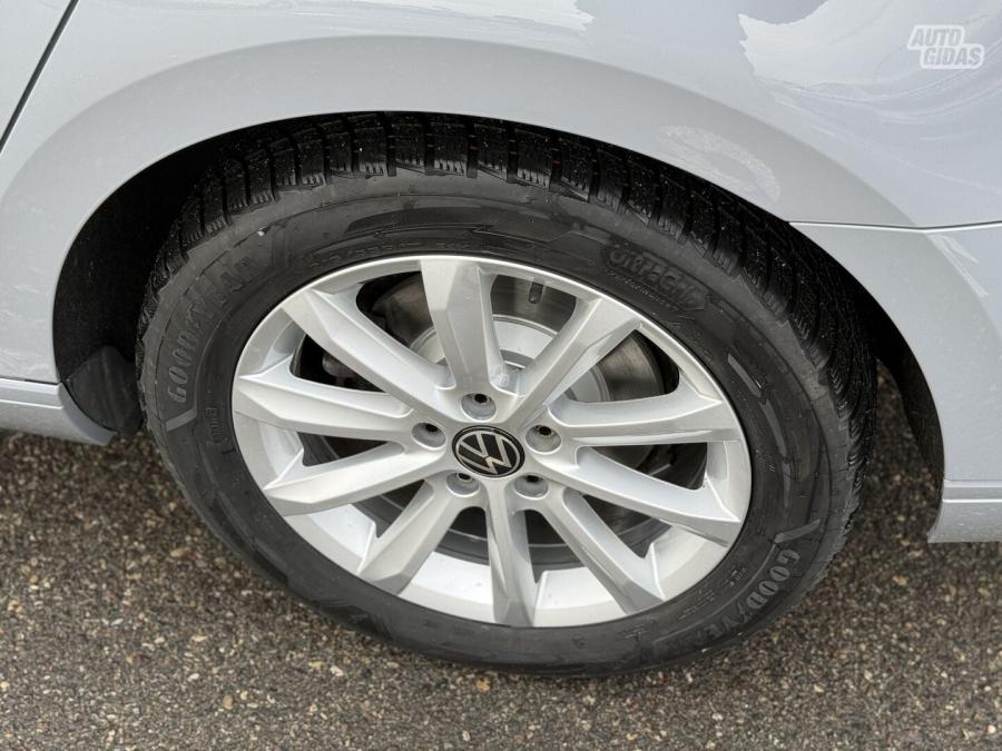 Pelēks Volkswagen Passat 2023 Viļņa, ar dzinēja tilpumu 2.00 L un nobraukumu 176 tūkst. km par 14999 €, foto 9 vietnē AUTOMOTO.COM.LV
