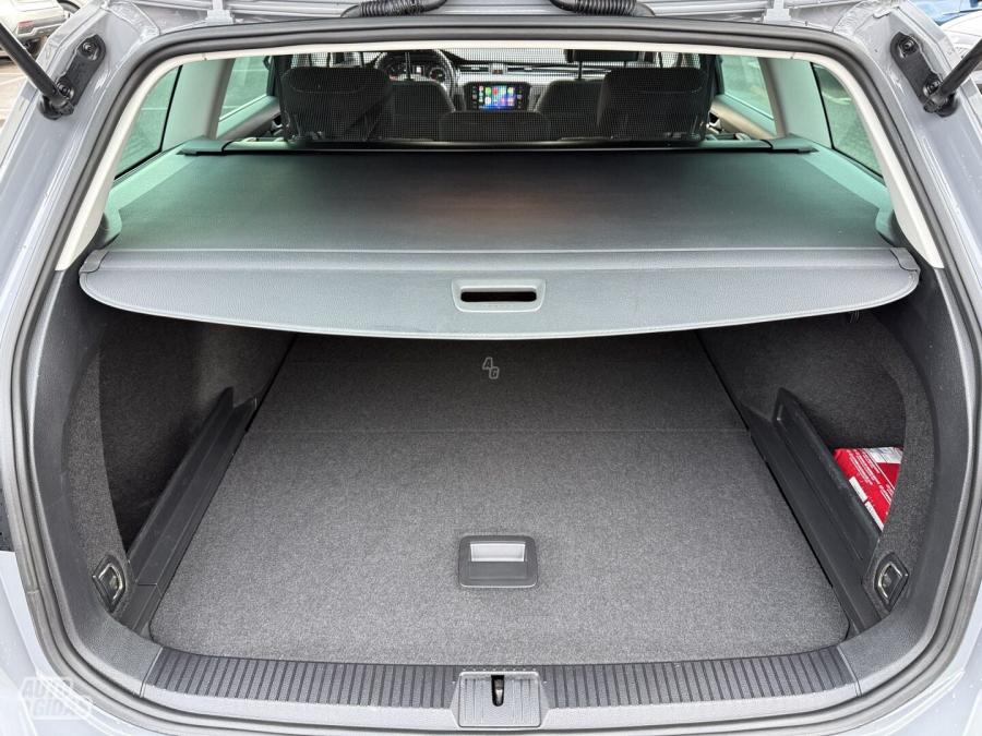 Pelēks Volkswagen Passat 2023 Viļņa, ar dzinēja tilpumu 2.00 L un nobraukumu 176 tūkst. km par 14999 €, foto 12 vietnē AUTOMOTO.COM.LV