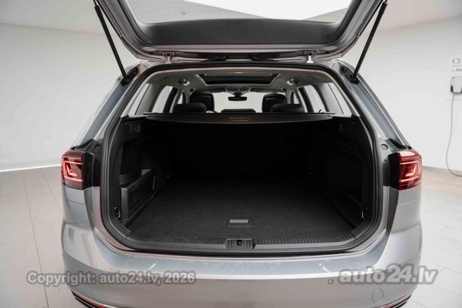 Grey Volkswagen Passat 2023 in Tallinn, with an engine capacity of 2.00 L and mileage of 143 thousand km for 27900 €, photo 14 on AUTOMOTO.COM.LV