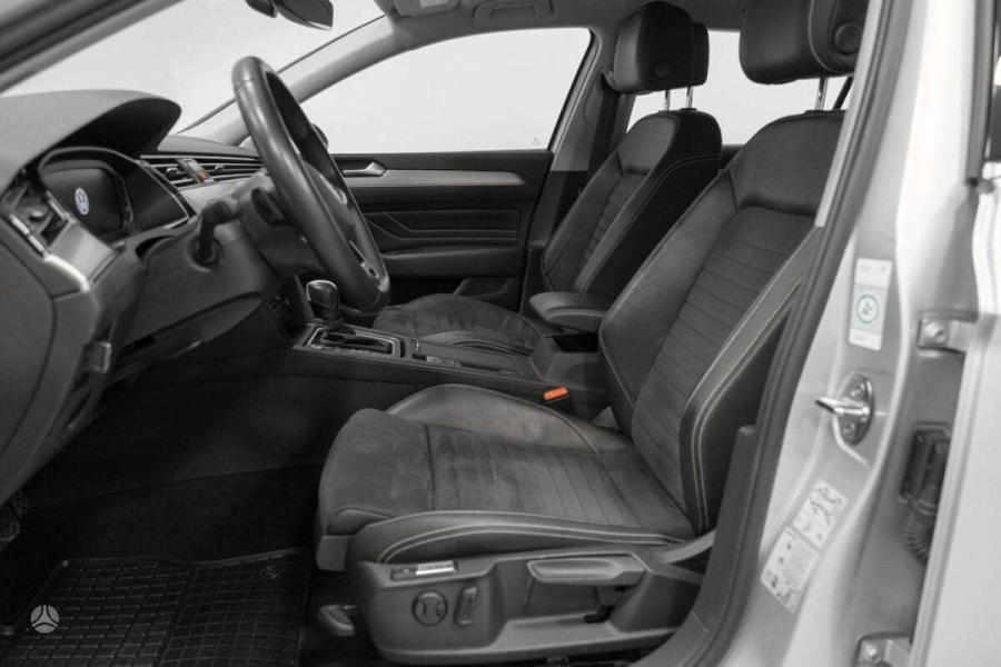 Grey Volkswagen Passat 2023 in Vilnius, with an engine capacity of 2.00 L and mileage of 138 thousand km for 23900 €, photo 6 on AUTOMOTO.COM.LV