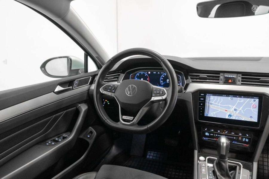 Grey Volkswagen Passat 2023 in Vilnius, with an engine capacity of 2.00 L and mileage of 138 thousand km for 23900 €, photo 11 on AUTOMOTO.COM.LV