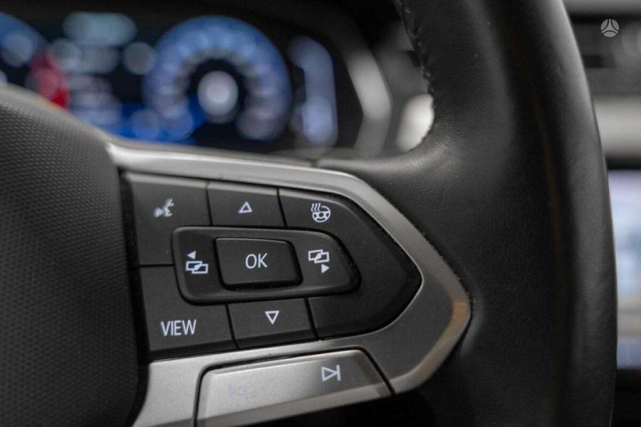 Grey Volkswagen Passat 2023 in Vilnius, with an engine capacity of 2.00 L and mileage of 138 thousand km for 23900 €, photo 13 on AUTOMOTO.COM.LV