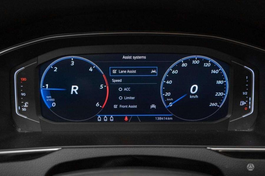 Grey Volkswagen Passat 2023 in Vilnius, with an engine capacity of 2.00 L and mileage of 138 thousand km for 23900 €, photo 14 on AUTOMOTO.COM.LV