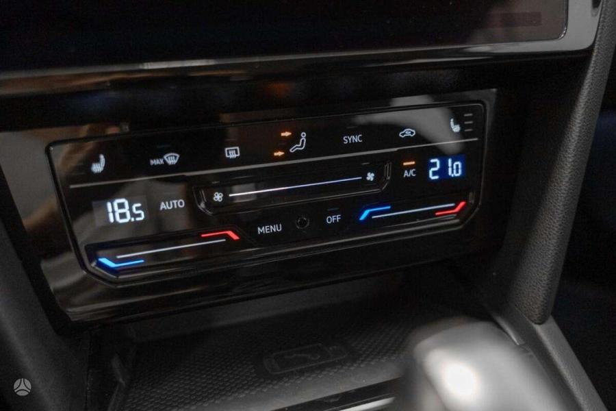 Grey Volkswagen Passat 2023 in Vilnius, with an engine capacity of 2.00 L and mileage of 138 thousand km for 23900 €, photo 19 on AUTOMOTO.COM.LV