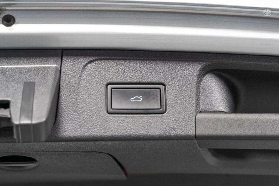 Grey Volkswagen Passat 2023 in Vilnius, with an engine capacity of 2.00 L and mileage of 138 thousand km for 23900 €, photo 23 on AUTOMOTO.COM.LV