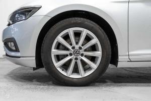 Grey Volkswagen Passat 2023 in Vilnius, with an engine capacity of 2.00 L and mileage of 138 thousand km for 23900 €, photo 24 on AUTOMOTO.COM.LV