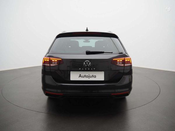 Pelēks Volkswagen Passat 2023 Viļņa, ar dzinēja tilpumu 1.97 L un nobraukumu 160 tūkst. km par 15500 €, foto 5 vietnē AUTOMOTO.COM.LV