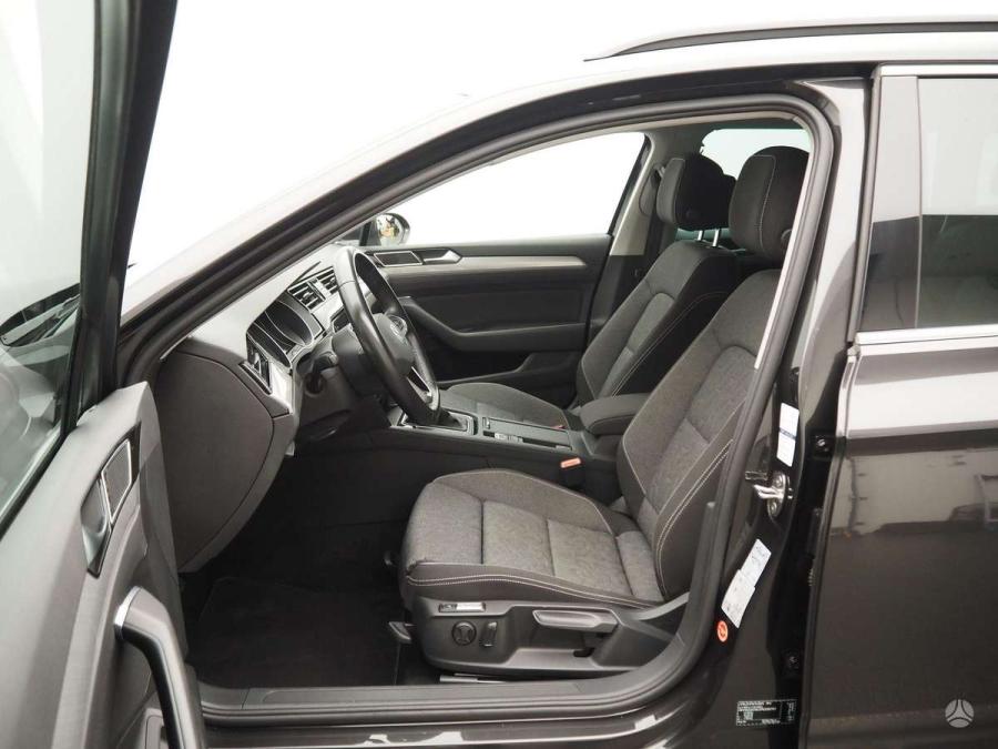 Pelēks Volkswagen Passat 2023 Viļņa, ar dzinēja tilpumu 1.97 L un nobraukumu 160 tūkst. km par 15500 €, foto 9 vietnē AUTOMOTO.COM.LV