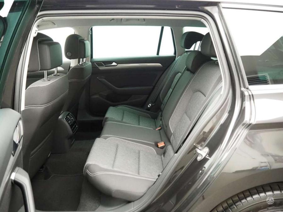 Pelēks Volkswagen Passat 2023 Viļņa, ar dzinēja tilpumu 1.97 L un nobraukumu 160 tūkst. km par 15500 €, foto 17 vietnē AUTOMOTO.COM.LV