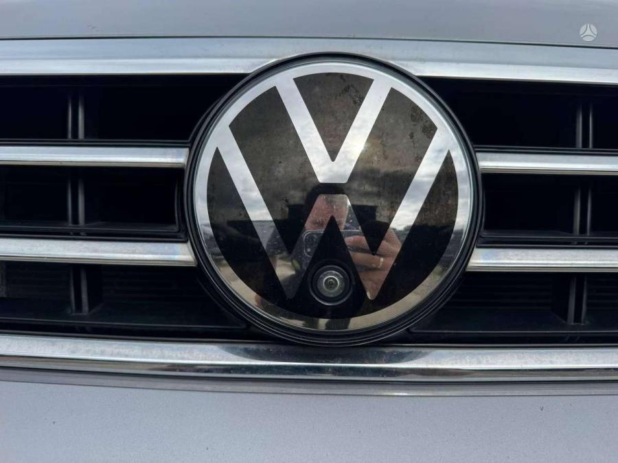 Grey Volkswagen Passat 2023 in Vilnius, with an engine capacity of 1.50 L and mileage of 99 thousand km for 23600 €, photo 9 on AUTOMOTO.COM.LV