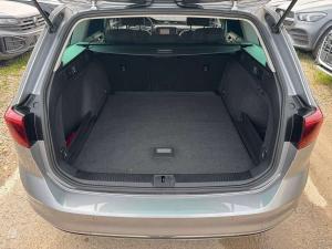 Grey Volkswagen Passat 2023 in Vilnius, with an engine capacity of 1.50 L and mileage of 99 thousand km for 23600 €, photo 30 on AUTOMOTO.COM.LV