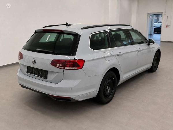 Grey Volkswagen Passat 2023 in Vilnius, with an engine capacity of 2.00 L and mileage of 154 thousand km for 15900 €, photo 2 on AUTOMOTO.COM.LV
