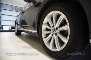 Pelēks Volkswagen Passat 2023 Tallina, ar dzinēja tilpumu 1.50 L un nobraukumu 40 tūkst. km par 23900 €, foto 6 vietnē AUTOMOTO.COM.LV