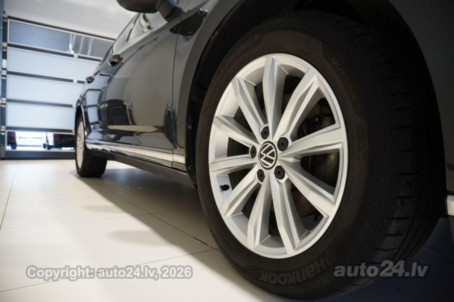 Pelēks Volkswagen Passat 2023 Tallina, ar dzinēja tilpumu 1.50 L un nobraukumu 40 tūkst. km par 23900 €, foto 6 vietnē AUTOMOTO.COM.LV