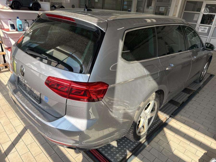 Grey Volkswagen Passat 2023 in Vilnius, with an engine capacity of 1.97 L and mileage of 209 thousand km for 14999 €, photo 5 on AUTOMOTO.COM.LV