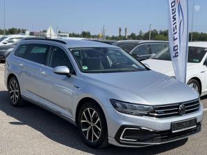 Pelēks Volkswagen Passat 2023 Viļņa, ar dzinēja tilpumu 1.40 L un nobraukumu 193 tūkst. km par 15500 €, foto  vietnē AUTOMOTO.COM.LV