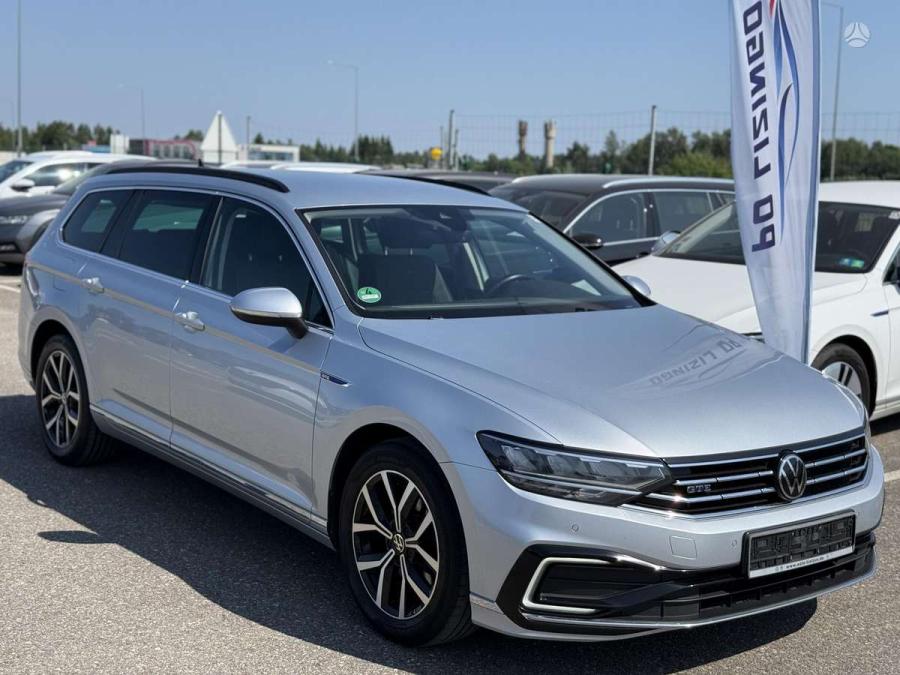 Pelēks Volkswagen Passat 2023 Viļņa, ar dzinēja tilpumu 1.40 L un nobraukumu 193 tūkst. km par 15500 €, foto 1 vietnē AUTOMOTO.COM.LV