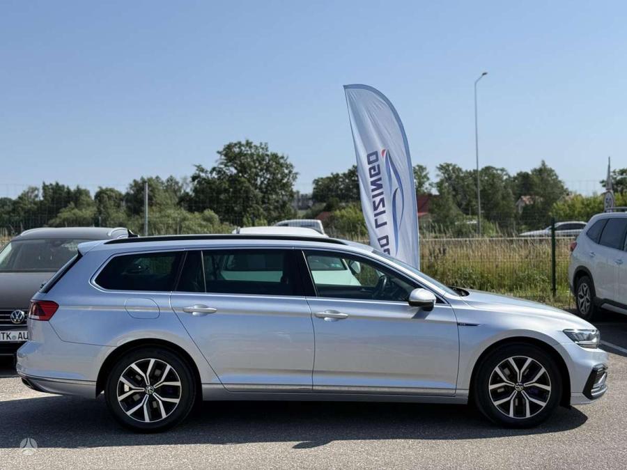 Pelēks Volkswagen Passat 2023 Viļņa, ar dzinēja tilpumu 1.40 L un nobraukumu 193 tūkst. km par 15500 €, foto 4 vietnē AUTOMOTO.COM.LV