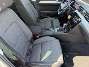 Pelēks Volkswagen Passat 2023 Viļņa, ar dzinēja tilpumu 1.40 L un nobraukumu 193 tūkst. km par 15500 €, foto 18 vietnē AUTOMOTO.COM.LV