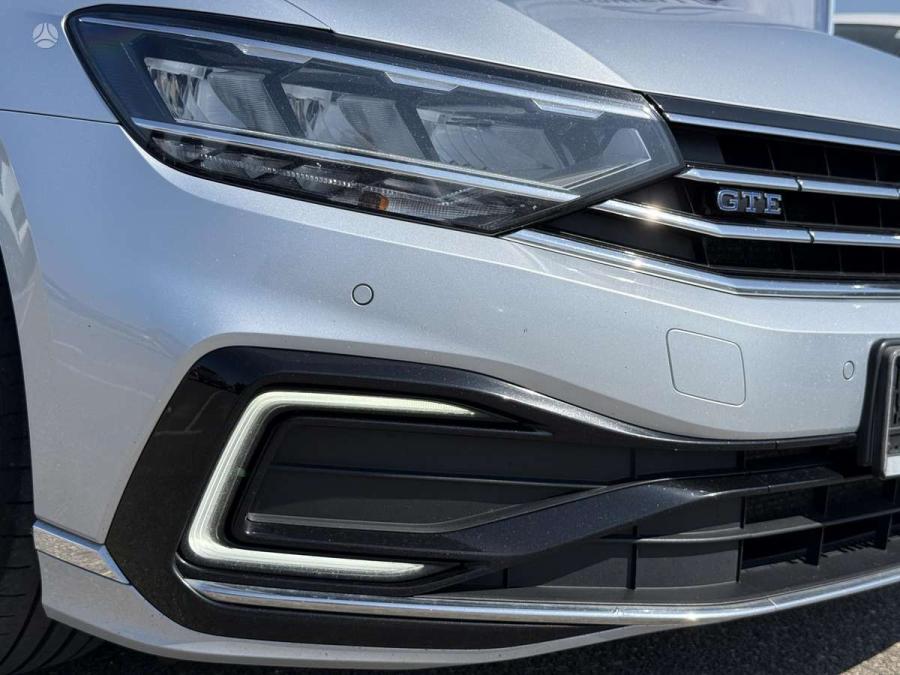 Pelēks Volkswagen Passat 2023 Viļņa, ar dzinēja tilpumu 1.40 L un nobraukumu 193 tūkst. km par 15500 €, foto 37 vietnē AUTOMOTO.COM.LV