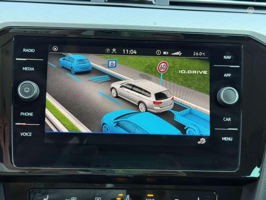 Pelēks Volkswagen Passat 2023 Viļņa, ar dzinēja tilpumu 1.40 L un nobraukumu 193 tūkst. km par 15500 €, foto 41 vietnē AUTOMOTO.COM.LV