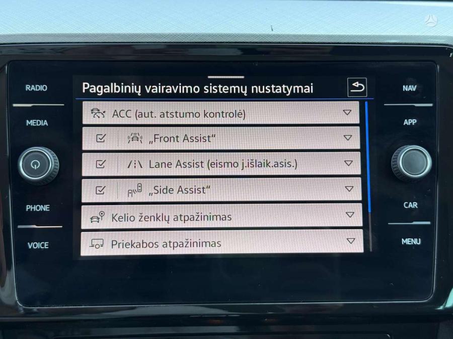 Pelēks Volkswagen Passat 2023 Viļņa, ar dzinēja tilpumu 1.40 L un nobraukumu 193 tūkst. km par 15500 €, foto 42 vietnē AUTOMOTO.COM.LV