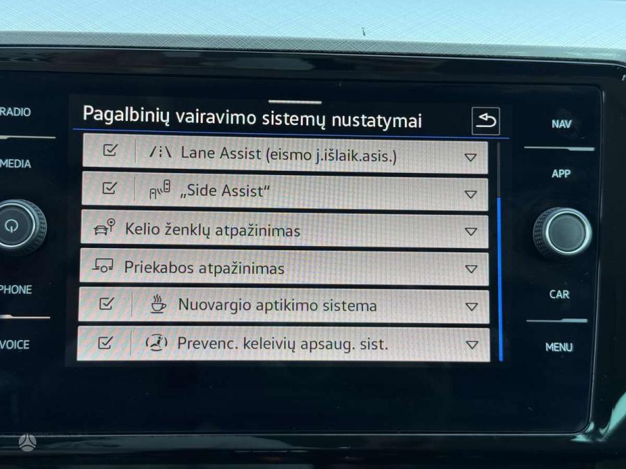 Pelēks Volkswagen Passat 2023 Viļņa, ar dzinēja tilpumu 1.40 L un nobraukumu 193 tūkst. km par 15500 €, foto 43 vietnē AUTOMOTO.COM.LV