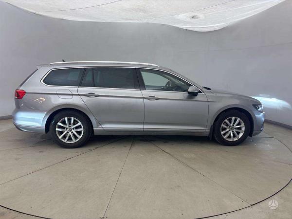 Grey Volkswagen Passat 2023 in Vilnius, with an engine capacity of 1.50 L and mileage of 22 thousand km for 25050 €, photo 4 on AUTOMOTO.COM.LV