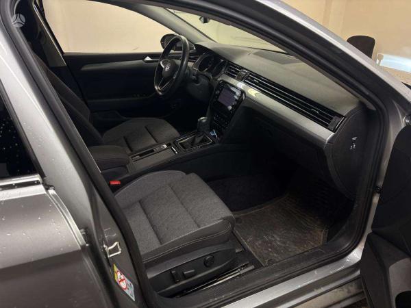 Grey Volkswagen Passat 2023 in Vilnius, with an engine capacity of 1.50 L and mileage of 22 thousand km for 25050 €, photo 7 on AUTOMOTO.COM.LV
