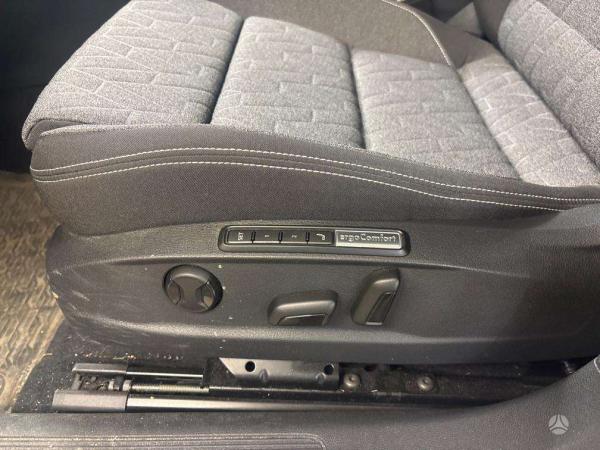 Grey Volkswagen Passat 2023 in Vilnius, with an engine capacity of 1.50 L and mileage of 22 thousand km for 25050 €, photo 8 on AUTOMOTO.COM.LV