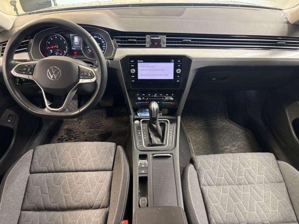 Grey Volkswagen Passat 2023 in Vilnius, with an engine capacity of 1.50 L and mileage of 22 thousand km for 25050 €, photo 9 on AUTOMOTO.COM.LV