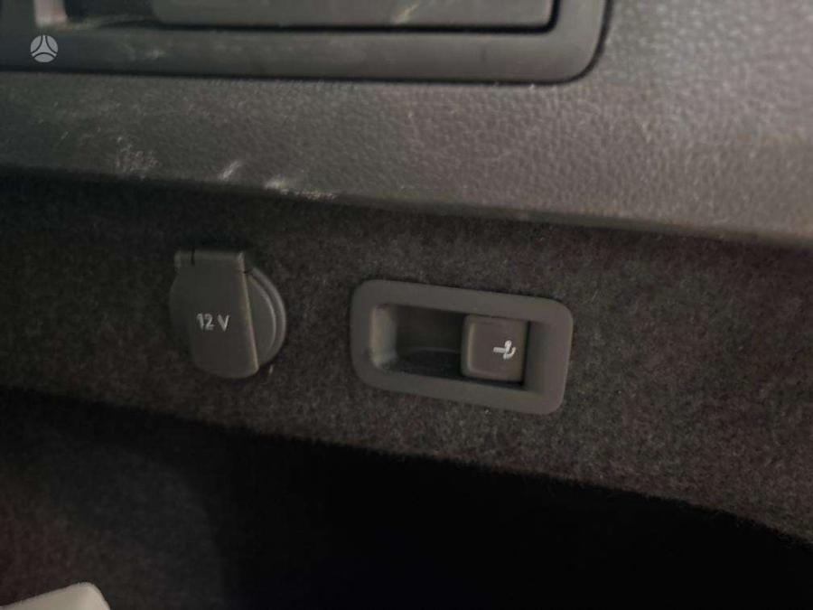 Grey Volkswagen Passat 2023 in Vilnius, with an engine capacity of 1.50 L and mileage of 22 thousand km for 25050 €, photo 16 on AUTOMOTO.COM.LV