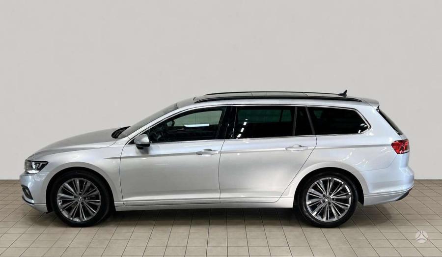 Grey Volkswagen Passat 2023 in Kaunas, with an engine capacity of 1.97 L and mileage of 153 thousand km for 18800 €, photo 3 on AUTOMOTO.COM.LV