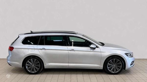 Grey Volkswagen Passat 2023 in Kaunas, with an engine capacity of 1.97 L and mileage of 153 thousand km for 18800 €, photo 3 on AUTOMOTO.COM.LV