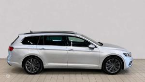 Grey Volkswagen Passat 2023 in Kaunas, with an engine capacity of 1.97 L and mileage of 153 thousand km for 18800 €, photo 4 on AUTOMOTO.COM.LV