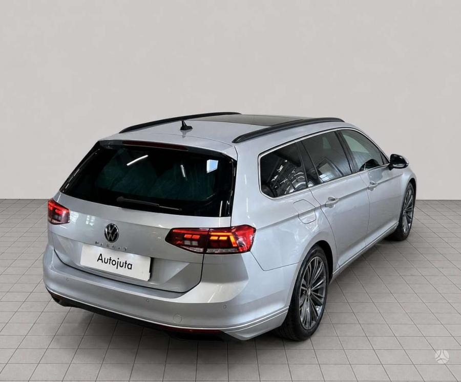 Grey Volkswagen Passat 2023 in Kaunas, with an engine capacity of 1.97 L and mileage of 153 thousand km for 18800 €, photo 5 on AUTOMOTO.COM.LV