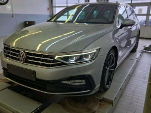 Grey Volkswagen Passat 2023 in Vilnius, with an engine capacity of 1.97 L and mileage of 139 thousand km for 24555 €, photo  on AUTOMOTO.COM.LV