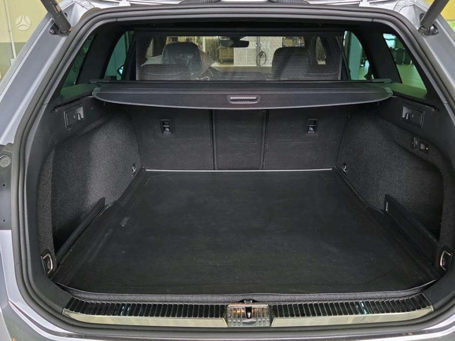 Grey Volkswagen Passat 2023 in Vilnius, with an engine capacity of 1.97 L and mileage of 139 thousand km for 24555 €, photo 9 on AUTOMOTO.COM.LV