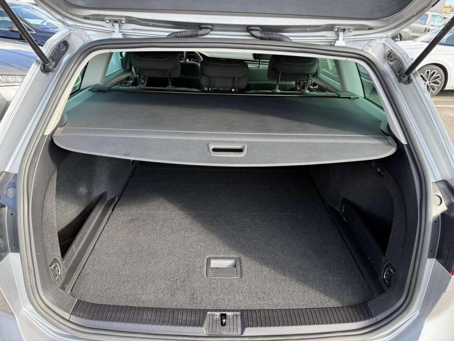 Pelēks Volkswagen Passat 2023 Viļņa, ar dzinēja tilpumu 1.97 L un nobraukumu 209 tūkst. km par 14999 €, foto 9 vietnē AUTOMOTO.COM.LV