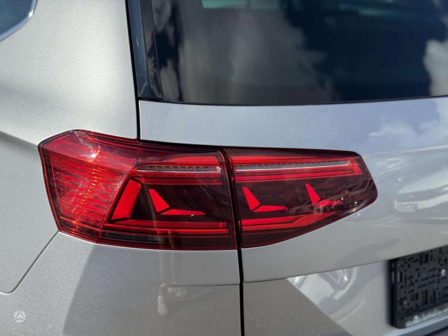 Pelēks Volkswagen Passat 2023 Viļņa, ar dzinēja tilpumu 1.97 L un nobraukumu 209 tūkst. km par 14999 €, foto 17 vietnē AUTOMOTO.COM.LV