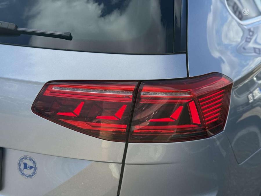 Pelēks Volkswagen Passat 2023 Viļņa, ar dzinēja tilpumu 1.97 L un nobraukumu 209 tūkst. km par 14999 €, foto 18 vietnē AUTOMOTO.COM.LV