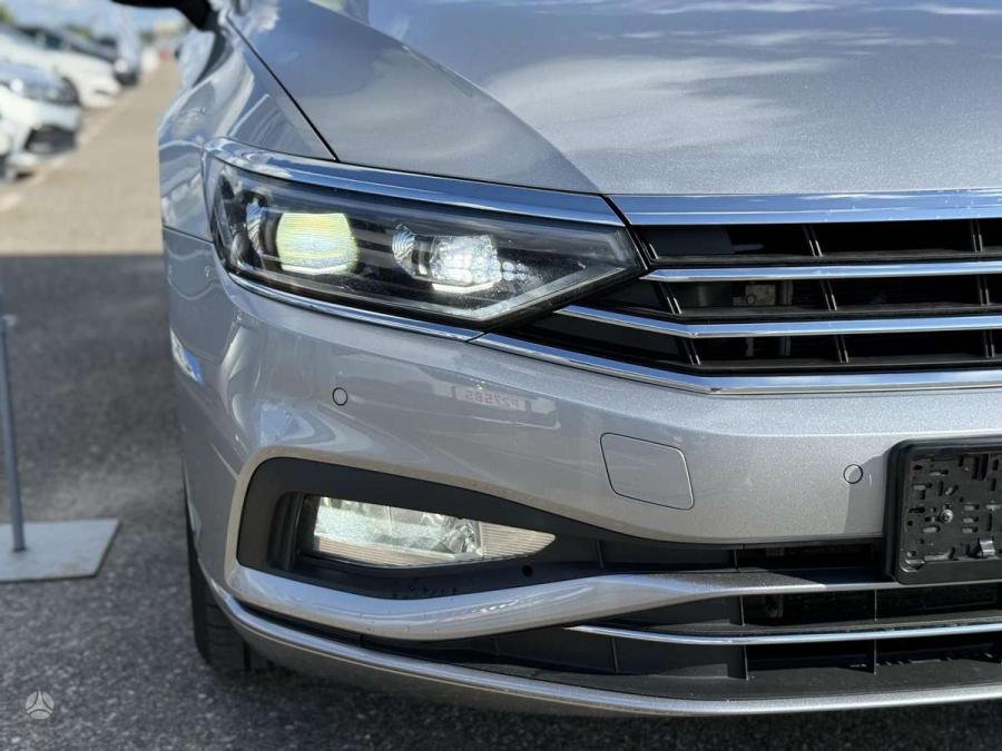 Pelēks Volkswagen Passat 2023 Viļņa, ar dzinēja tilpumu 1.97 L un nobraukumu 209 tūkst. km par 14999 €, foto 19 vietnē AUTOMOTO.COM.LV