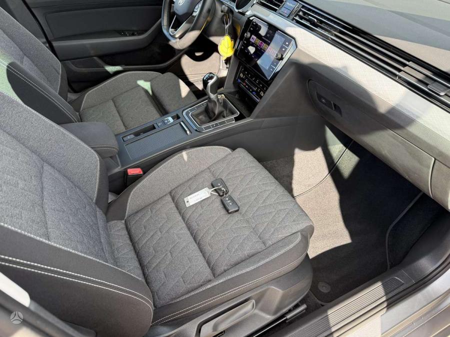 Pelēks Volkswagen Passat 2023 Viļņa, ar dzinēja tilpumu 1.97 L un nobraukumu 209 tūkst. km par 14999 €, foto 25 vietnē AUTOMOTO.COM.LV