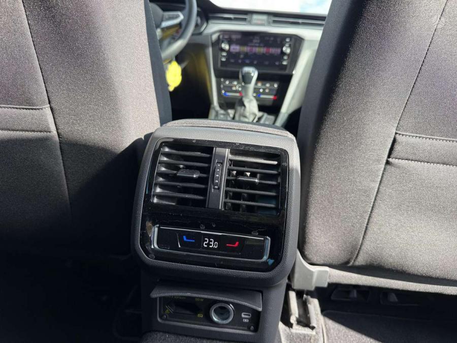 Pelēks Volkswagen Passat 2023 Viļņa, ar dzinēja tilpumu 1.97 L un nobraukumu 209 tūkst. km par 14999 €, foto 29 vietnē AUTOMOTO.COM.LV