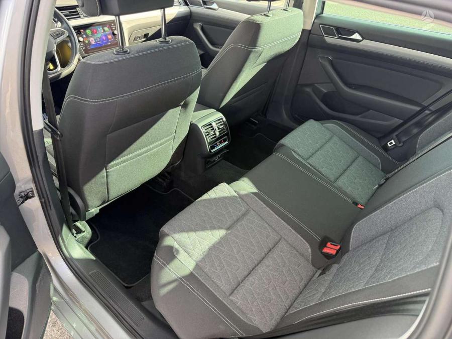 Pelēks Volkswagen Passat 2023 Viļņa, ar dzinēja tilpumu 1.97 L un nobraukumu 209 tūkst. km par 14999 €, foto 30 vietnē AUTOMOTO.COM.LV