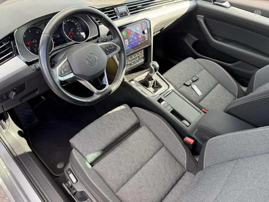 Pelēks Volkswagen Passat 2023 Viļņa, ar dzinēja tilpumu 1.97 L un nobraukumu 209 tūkst. km par 14999 €, foto 31 vietnē AUTOMOTO.COM.LV