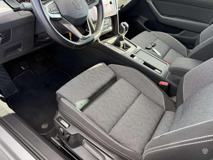 Pelēks Volkswagen Passat 2023 Viļņa, ar dzinēja tilpumu 1.97 L un nobraukumu 209 tūkst. km par 14999 €, foto 32 vietnē AUTOMOTO.COM.LV