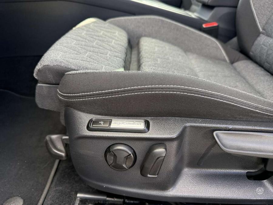Pelēks Volkswagen Passat 2023 Viļņa, ar dzinēja tilpumu 1.97 L un nobraukumu 209 tūkst. km par 14999 €, foto 34 vietnē AUTOMOTO.COM.LV