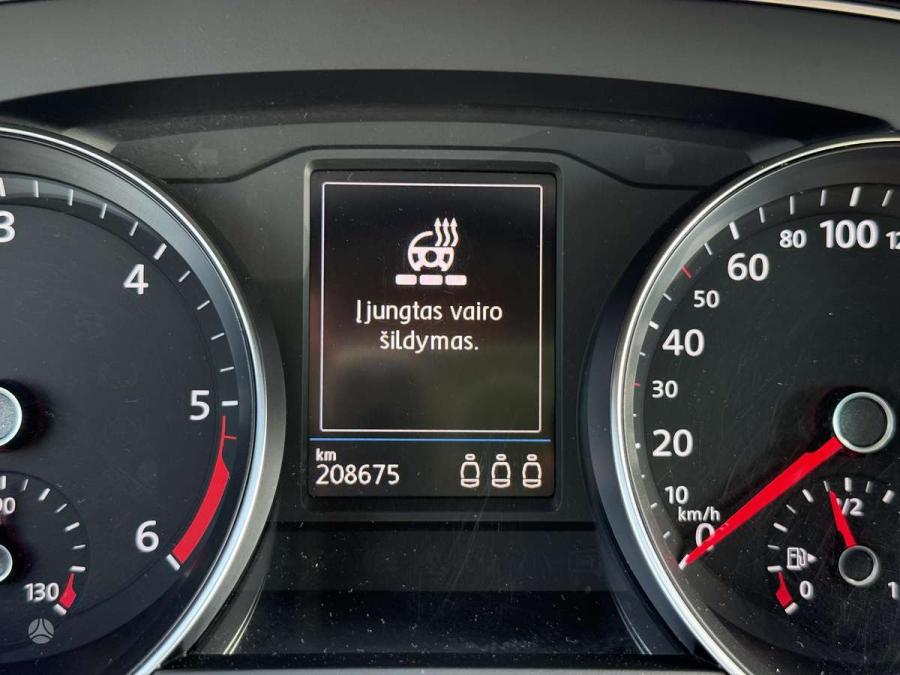 Pelēks Volkswagen Passat 2023 Viļņa, ar dzinēja tilpumu 1.97 L un nobraukumu 209 tūkst. km par 14999 €, foto 41 vietnē AUTOMOTO.COM.LV